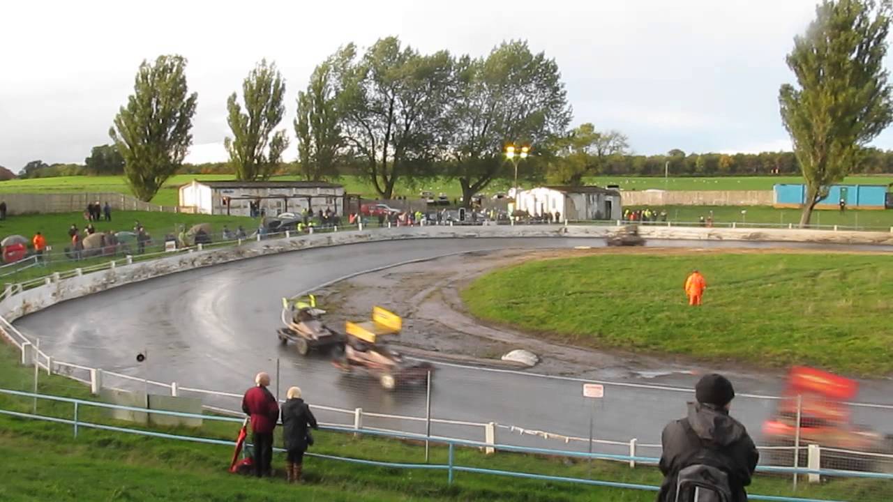 BriSCA F2 Grand National @ Barford Raceway - 20th October 2013 - YouTube