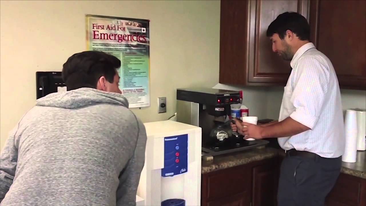 AWKWARD OFFICE ENCOUNTERS - YouTube