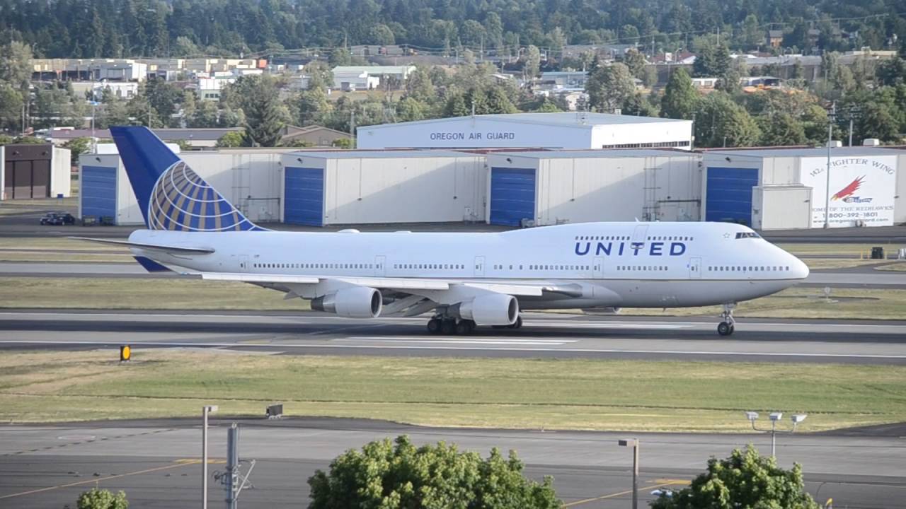 RARE!!! United Airlines Boeing 747-400 [N107UA] Takeoff From PDX - YouTube