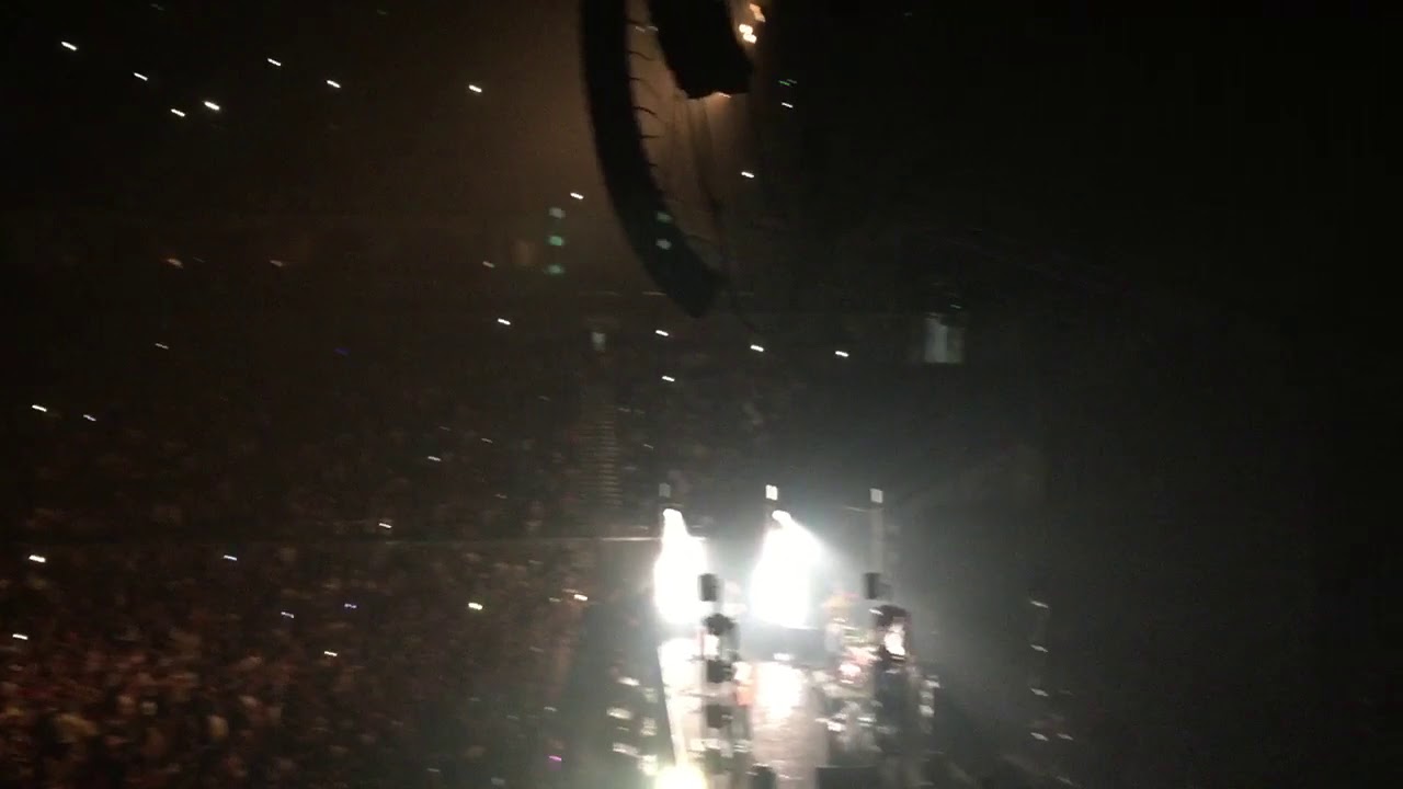 Paramore Manila 2018 Introduction - YouTube