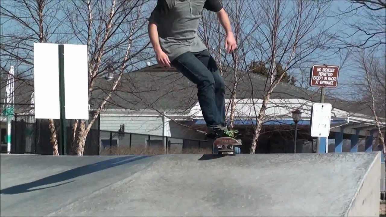 Alex Matassa Skatepark Clip - YouTube