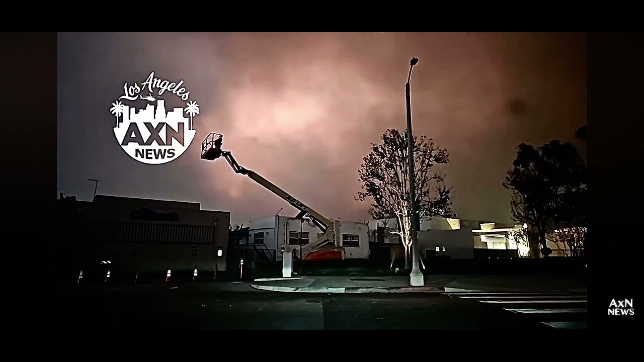 2 Strange anomaly UFO UAP seen in smoke during Palisades fire on ...