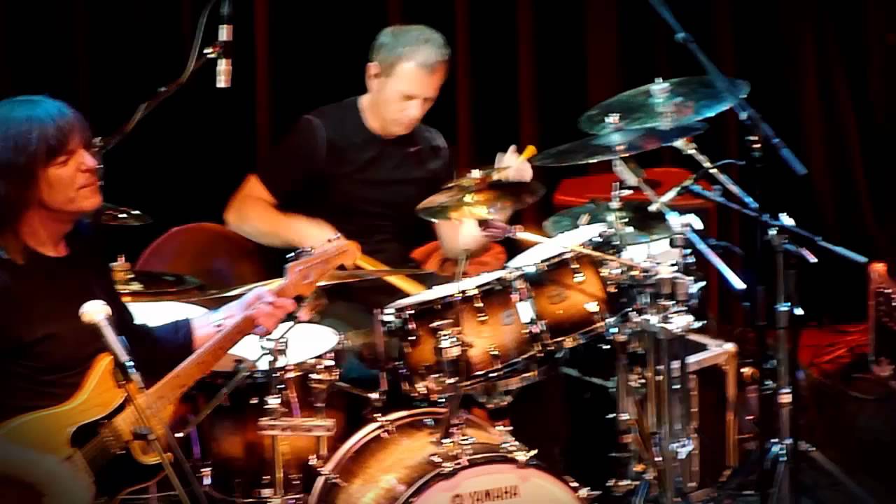 Dave Weckl Solo - live with Mike Stern (HD) - YouTube