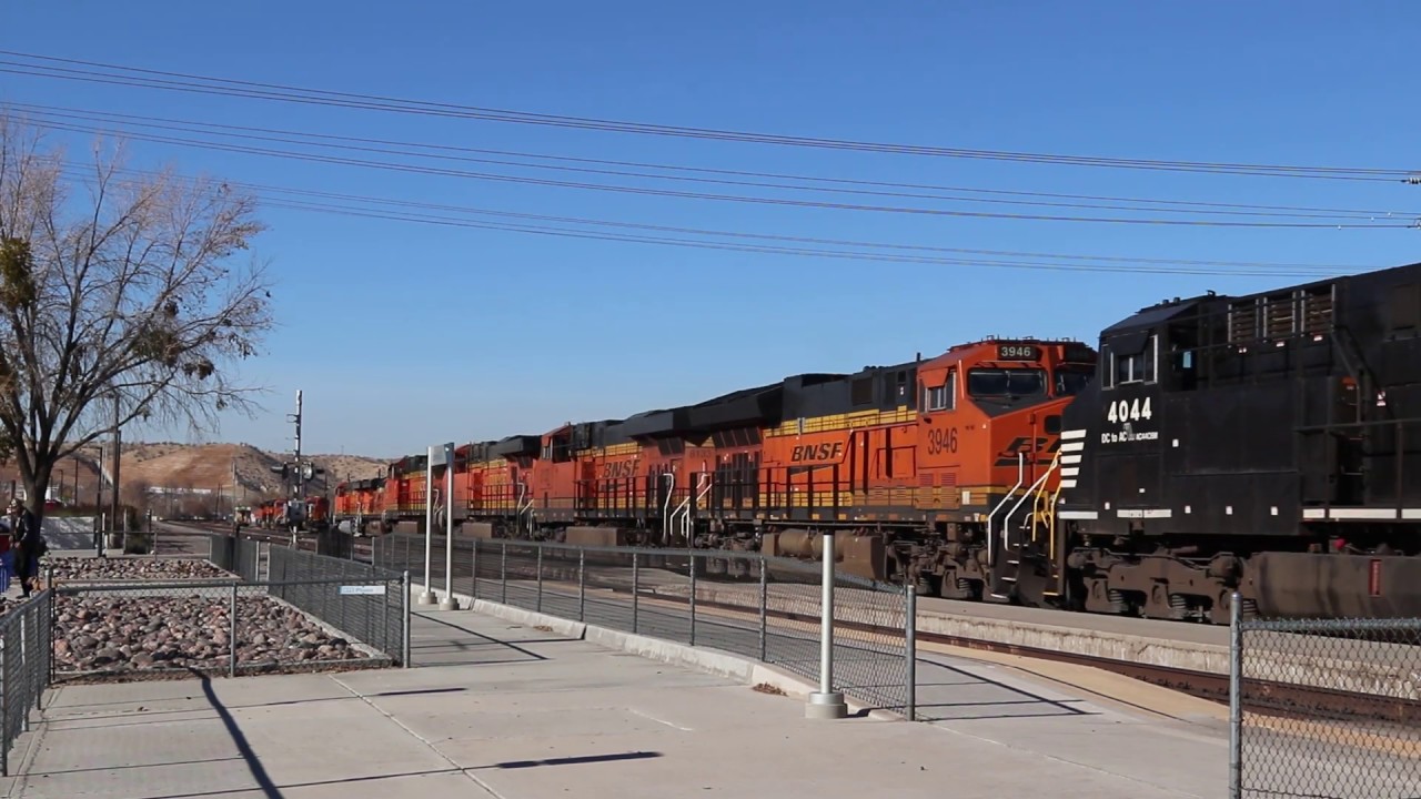 BNSF 5413 C44 9W 12-15-18 Victorville, Ca Ron Diczhazy - YouTube