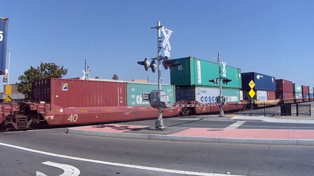 BNSF 7664 Westbound Double Stack Intermodal Train - Riverside, CA USA ...