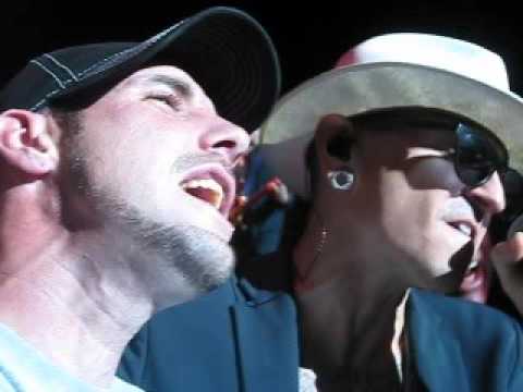 Billy Burton STP Concert 2015 Louisville Palace! Singing STP "Plush ...