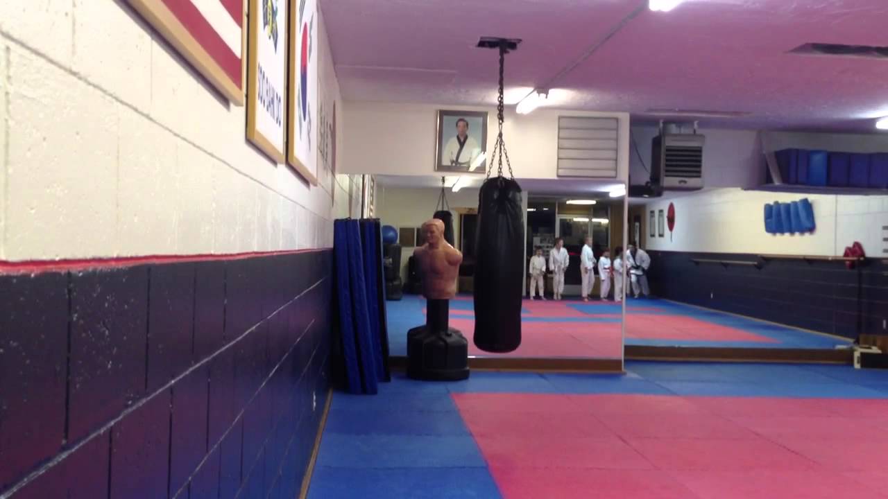 Round 5 double jump side kick - YouTube