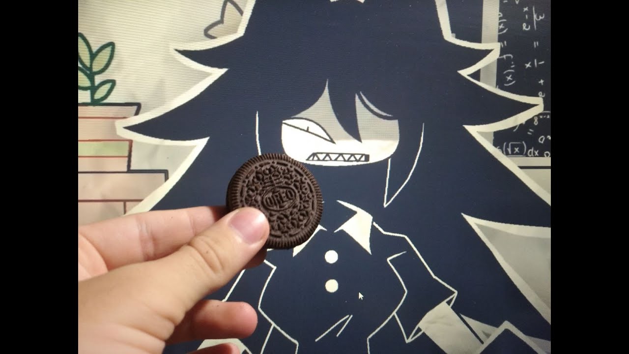 What happens if you give Miss Circle an oreo? - YouTube