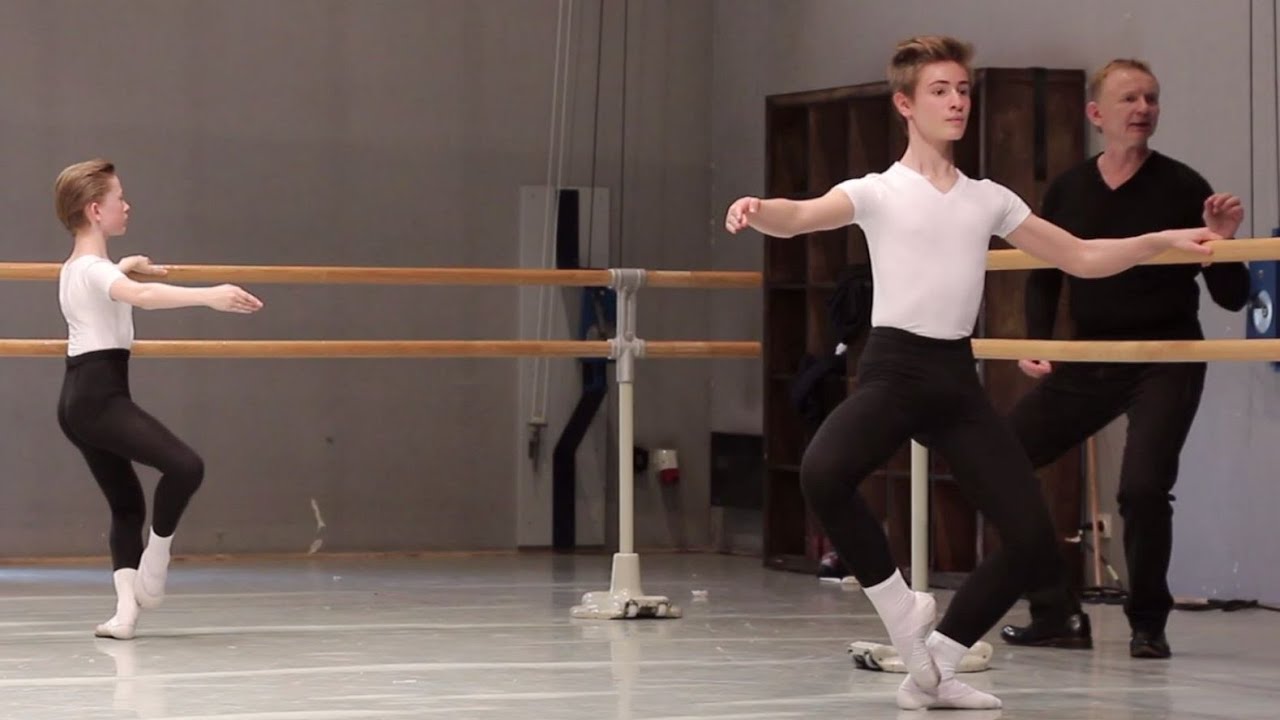 Danse classique - barre / garçons 12-13 ans / ballet boys 1 - YouTube