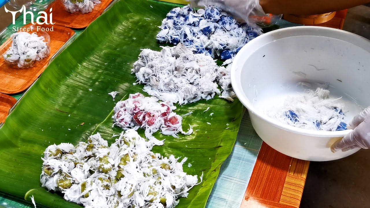 Thai Coconut Balls | Kanom Tom | Klong Suan 100 Year Market | Thai ...