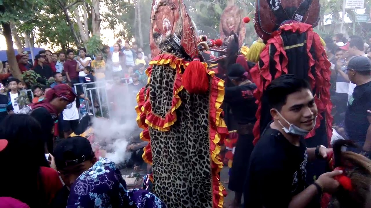 Singo barong - YouTube