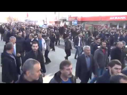 Erzincan da Ülkücüler PKK Piçlerini Linç Ediyor.