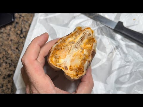 Taco Bell’s NEW Beefy Potato Loaded Griller REVIEW - YouTube