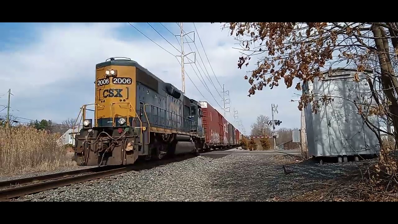 CSX L120 westbound through Stanton road on 3-20-25 w/ 2006 LHF ...