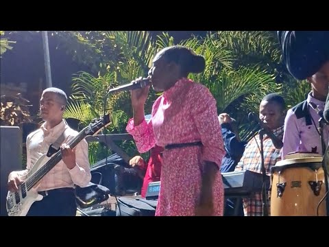 Abigail can't Himno de alabanza temas simplemente alaba - YouTube