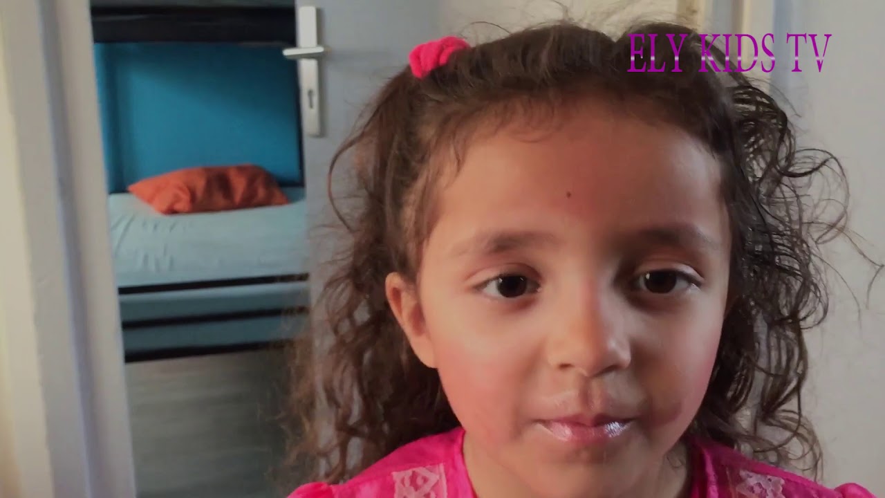 ELY KIDS TV - EPISODE 2 - maquillage de stars - YouTube