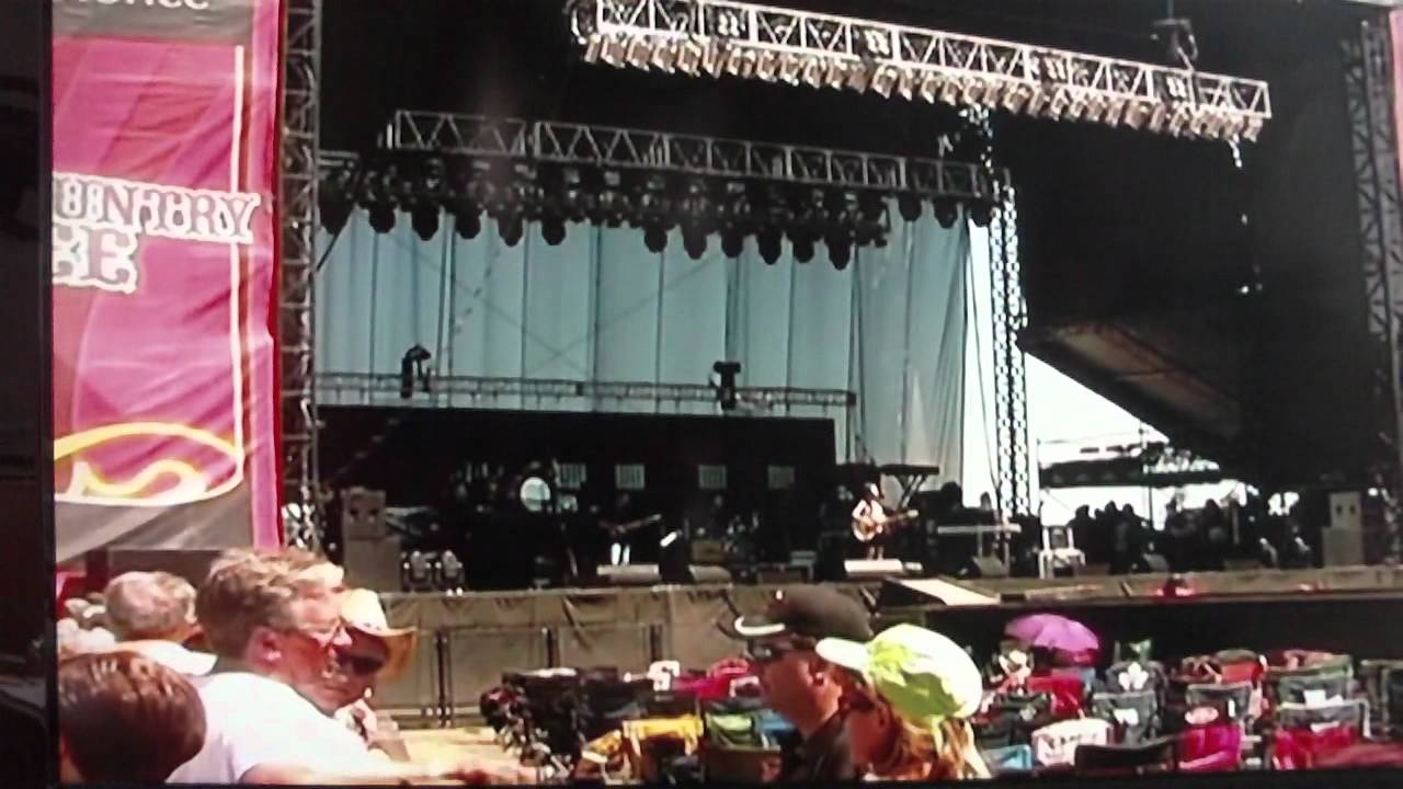 Shantaia Poulin (14) singing Country Strong at 2011 Craven Country ...