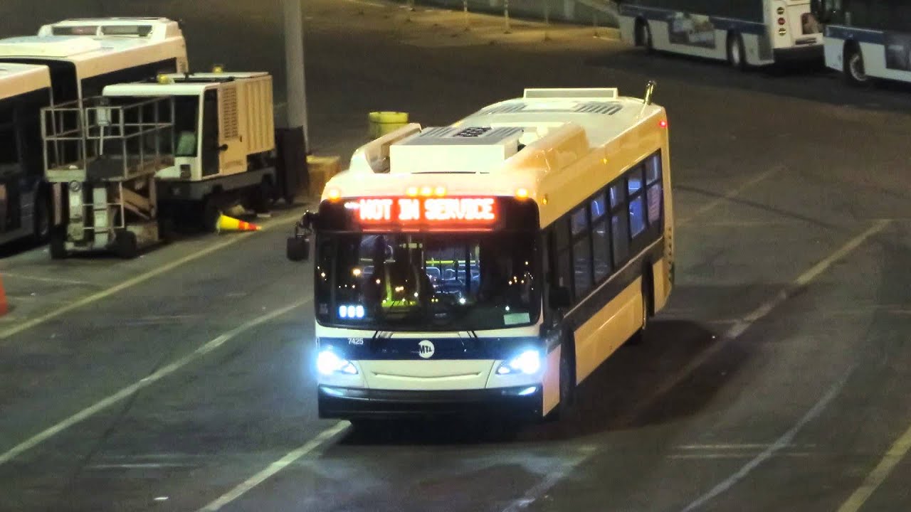 NYC Bus: NIS XD40 7425 at CS Depot - YouTube