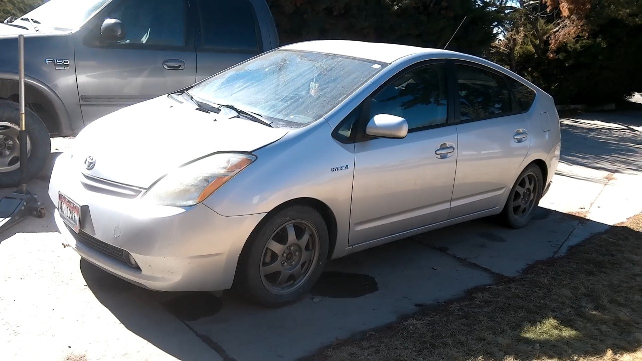 How to replace bad cells in your Toyota Prius hybrid battery | Save Money - YouTube