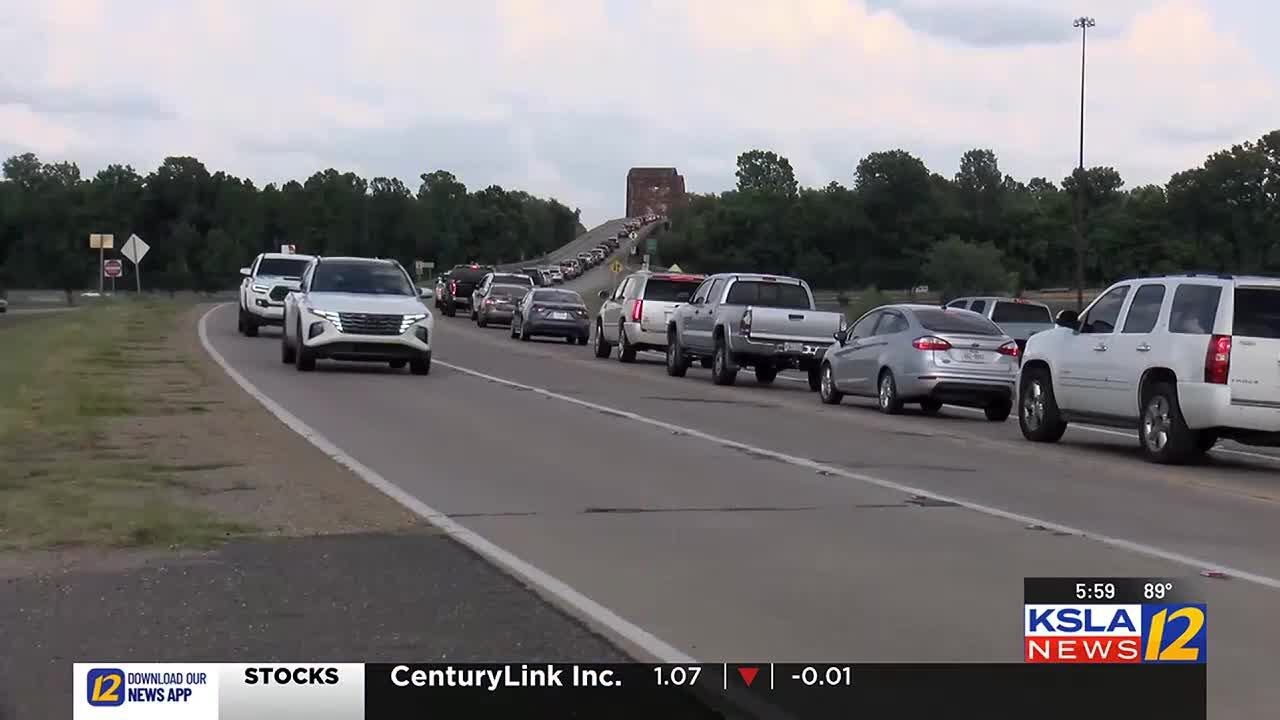 6-car pileup on Jimmie Davis Bridge causes stalled traffic - YouTube
