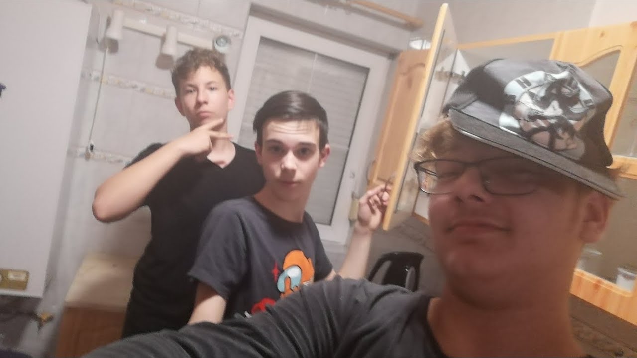 (14+)itt alvós buli az Adorián-nal és a Zsolti-val |vlog 3#| - YouTube