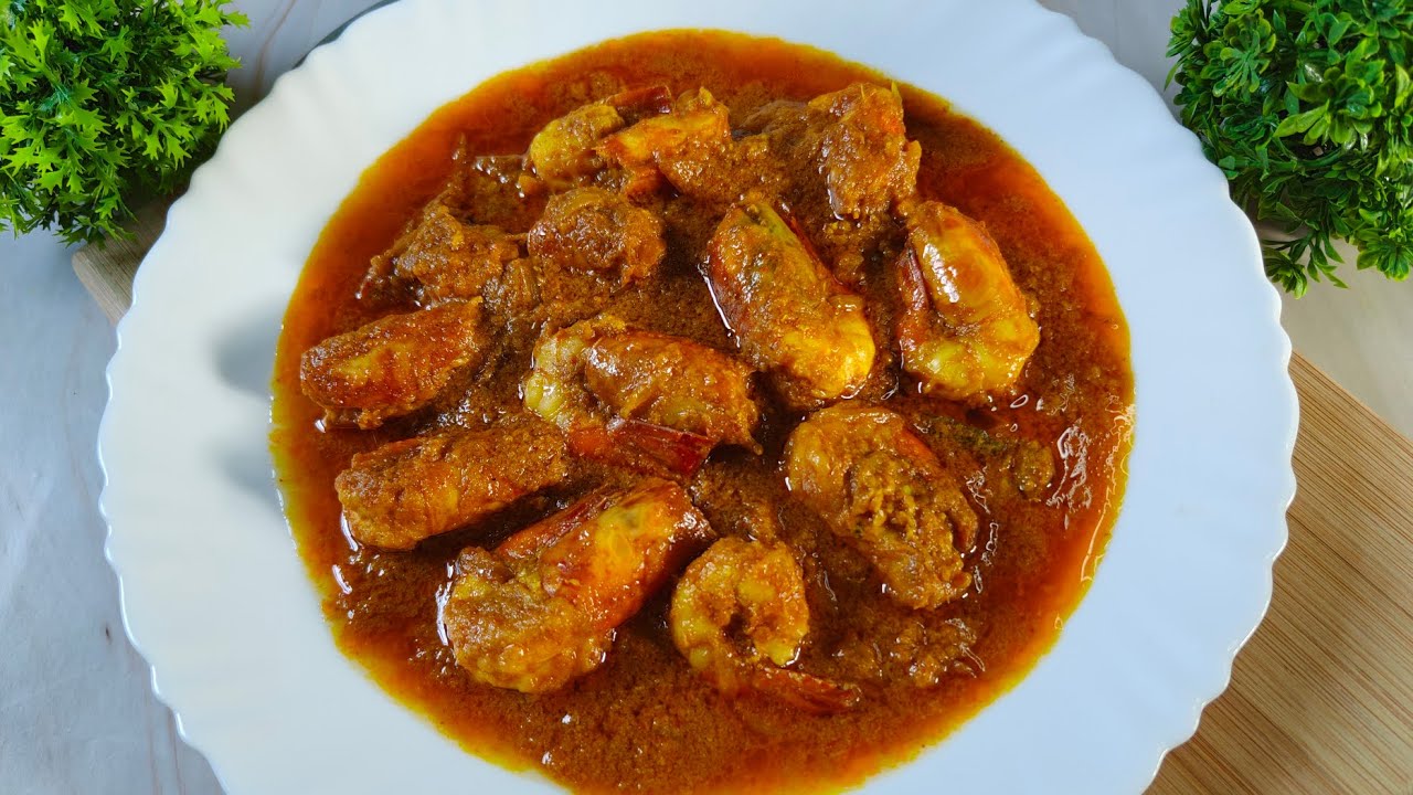 Chingri malai curry recipe | bengali prawn curry | fish curry - YouTube