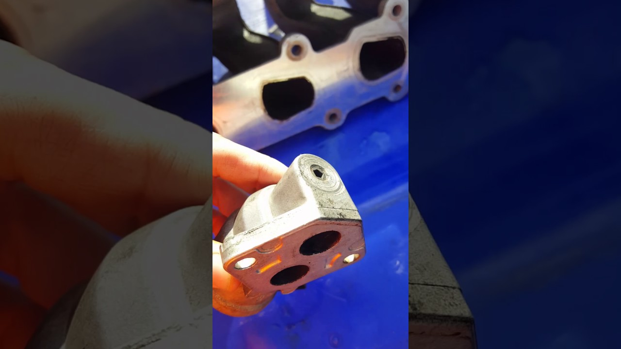 Ford escort split port cleaning the intake - YouTube
