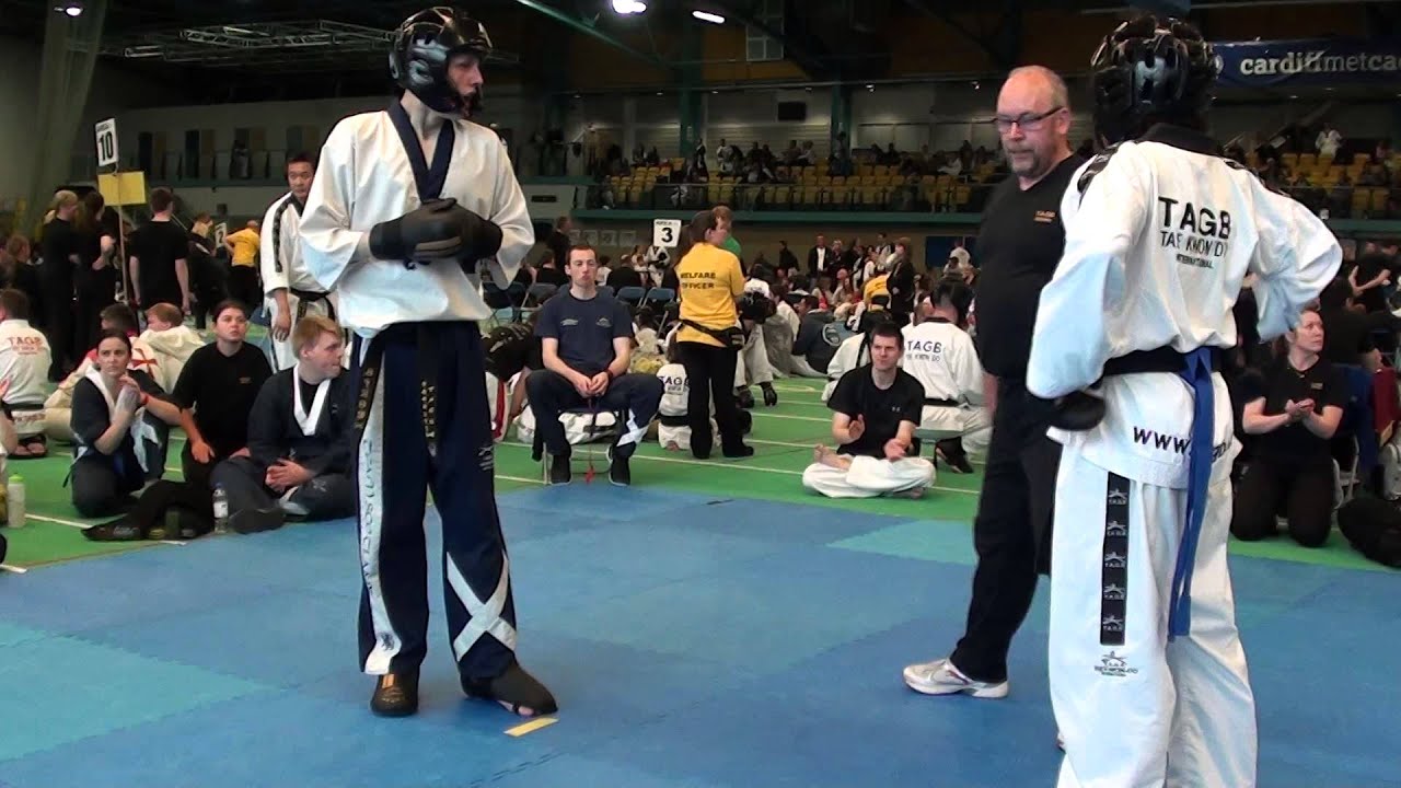 2015 TAGB Welsh Taekwondo Championships Steven Frew vs Marcus Twine ...