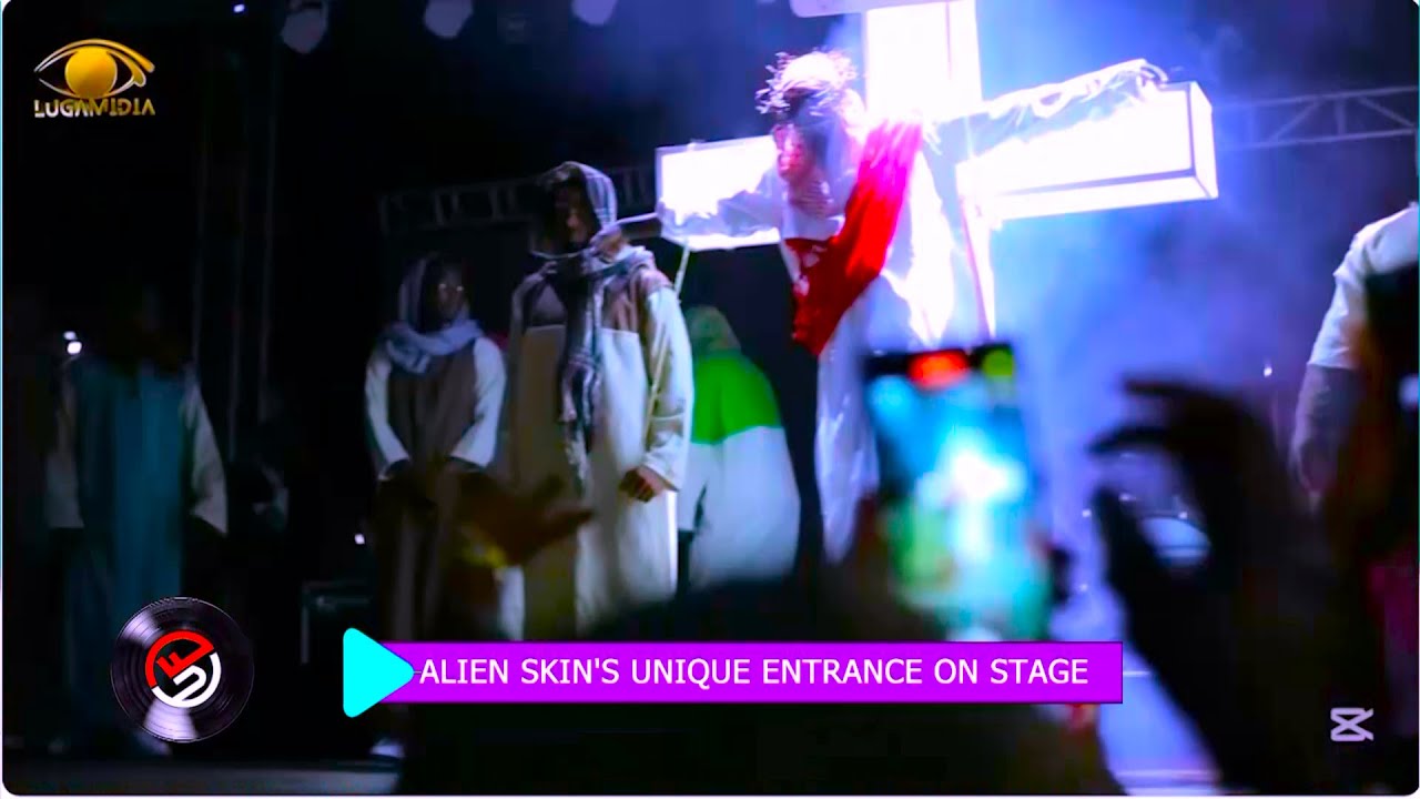 ALIEN SKIN'S UNIQUE ENTRANCE ON STAGE #UFLASH - YouTube