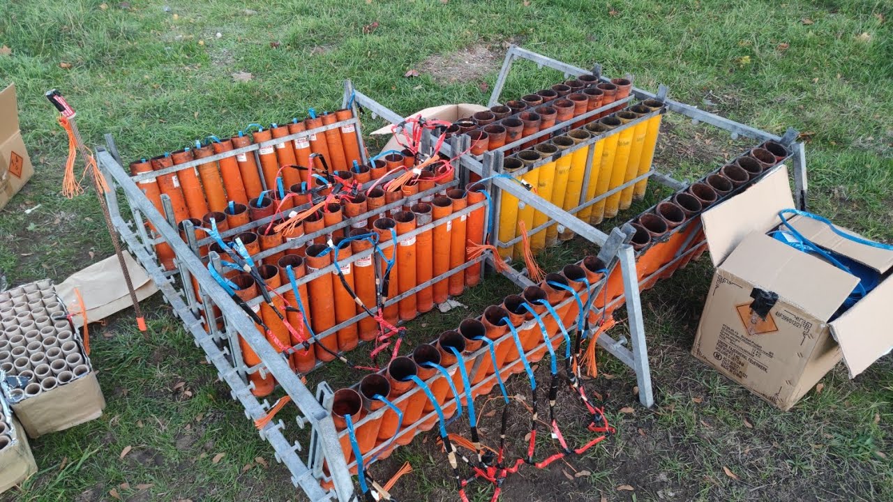 Geburtstagsfeuerwerk von den @Pyro-Brothers_Xpyro - YouTube