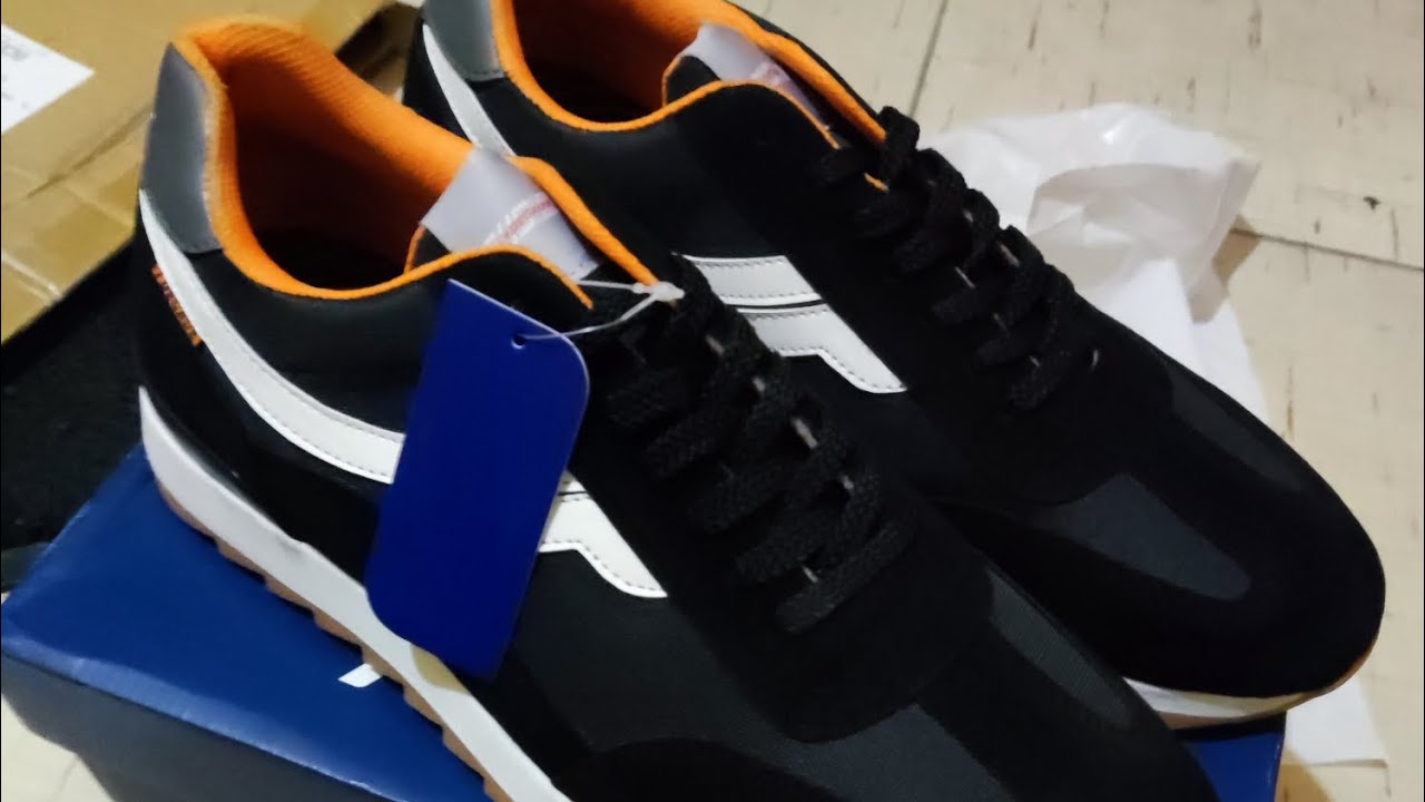 unboxing sepatu footsteps footwear - YouTube