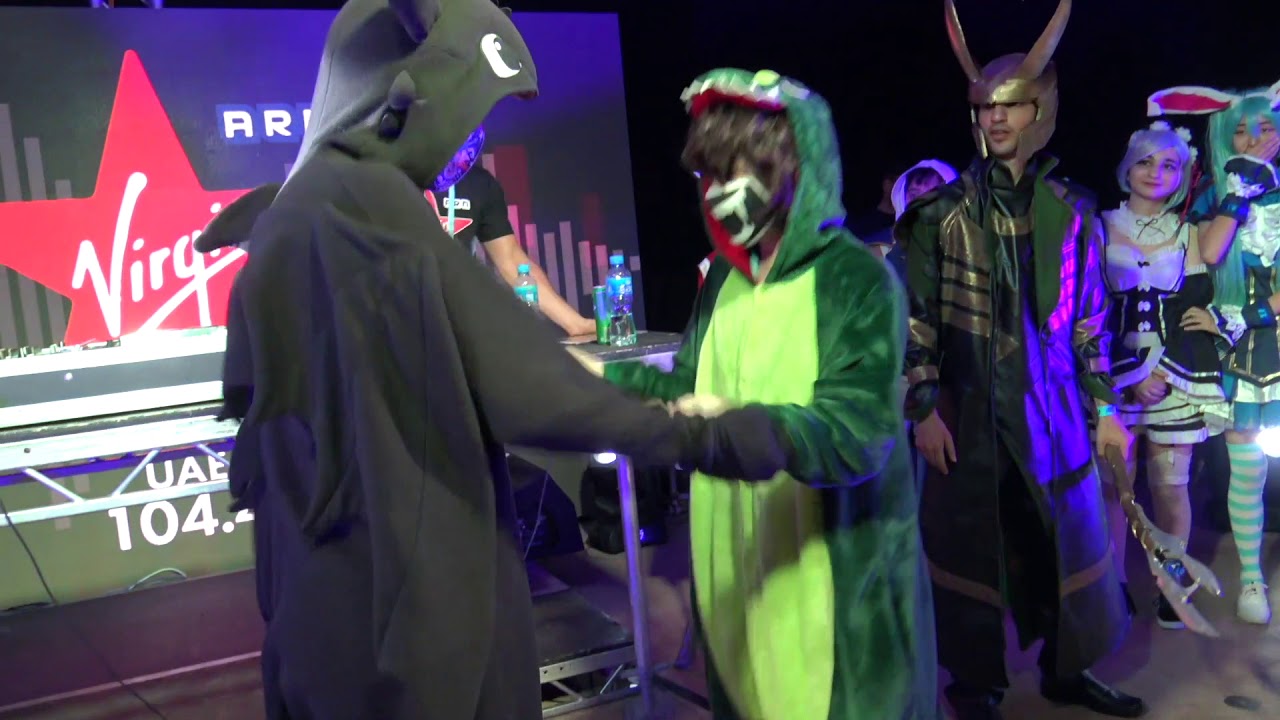 Surprise Cosplay Marriage Proposal at Middle East Film & Comic Con 2018 ...