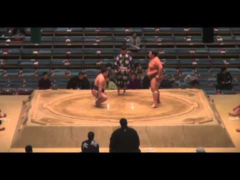 Miura vs Dewanojo Day 8 Sumo Haru Basho March 2014 - YouTube