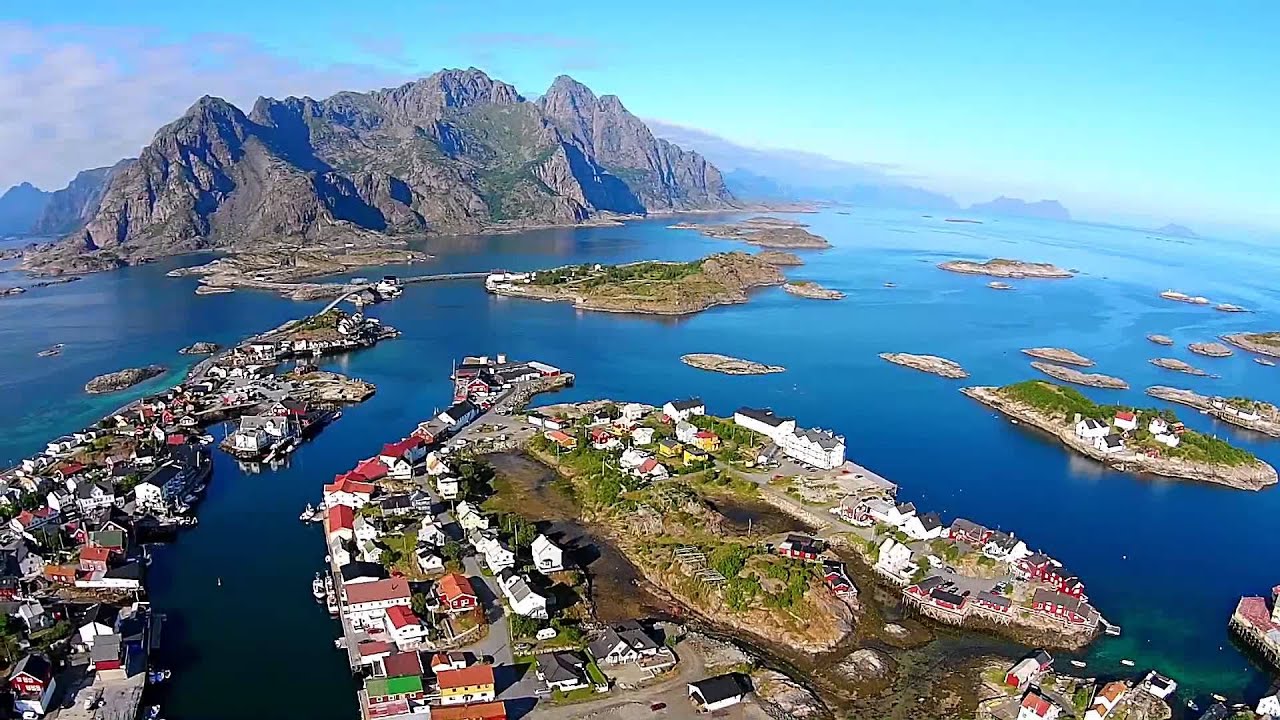 Driving E10 across the Lofoten archipelago in Arctic Norway : r/SlowTV