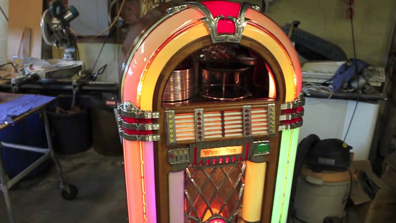Very nice Original Wurlitzer 1015 Jukebox - YouTube