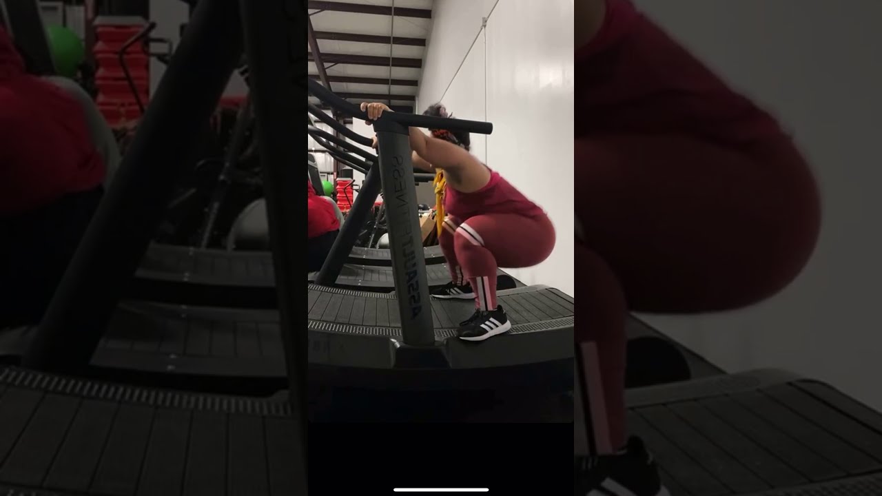 Pinky workout treadmill - YouTube