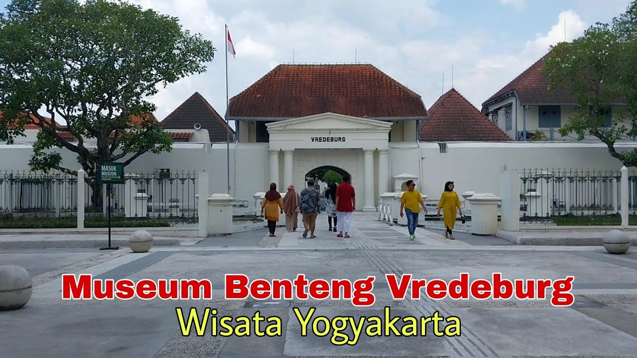 Museum Benteng Vredeburg Yogyakarta - YouTube