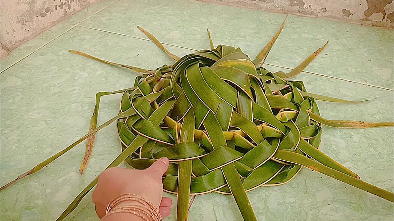 A hat made from coconut leaves is very useful - YouTube