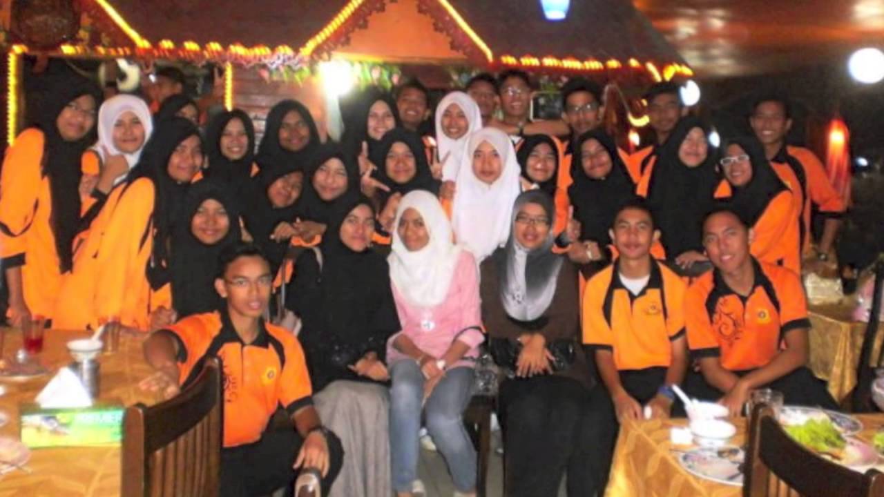 4-5 JUNAYD MRSM BALING 11/12 - YouTube