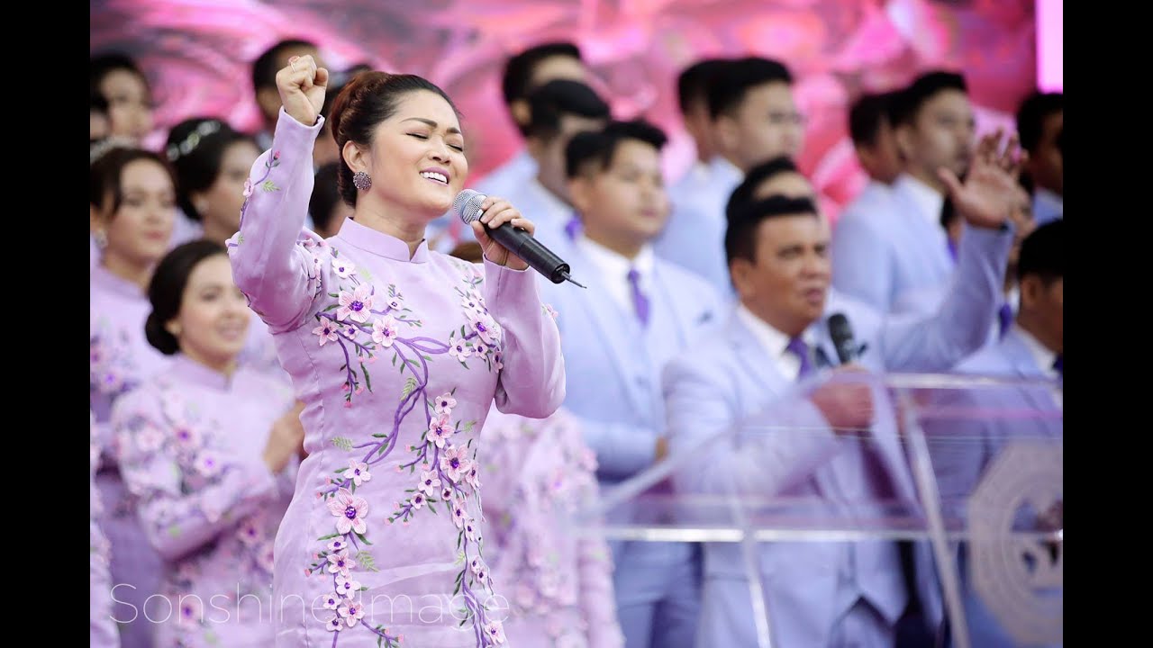 He's Making Me - Jackielyn Roy w/ Kingdom Musician - YouTube