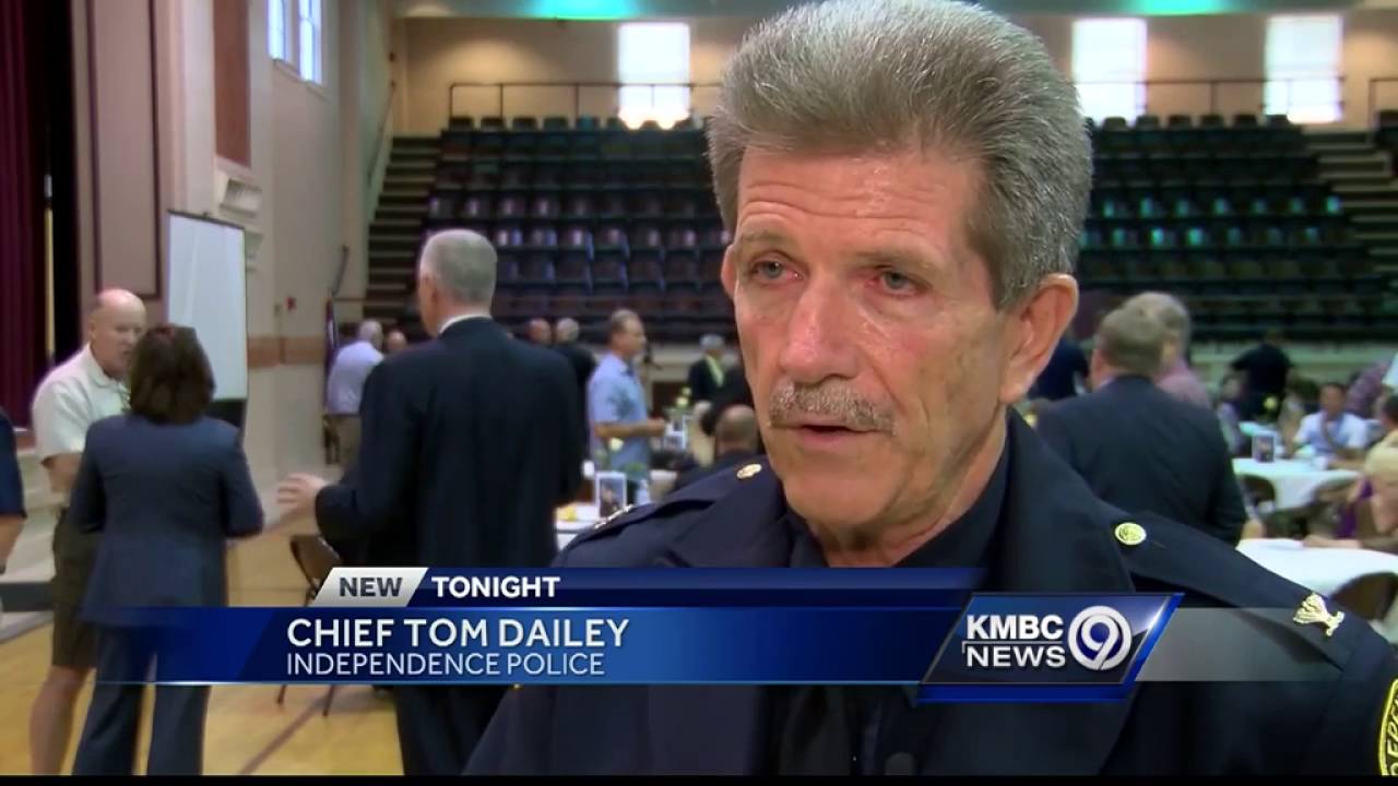 Independence police chief retires after 37-year career - YouTube