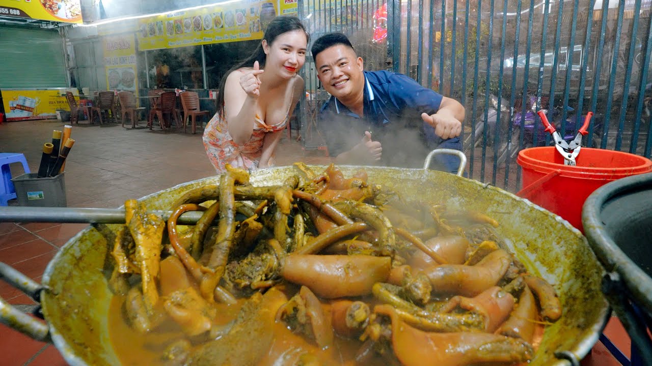 Cooking the best giant stew entirely of beef penises in Lang Son ...