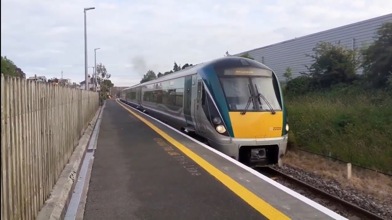 Irish Rail Passenger Services arriving and departing Ballymote Train ...