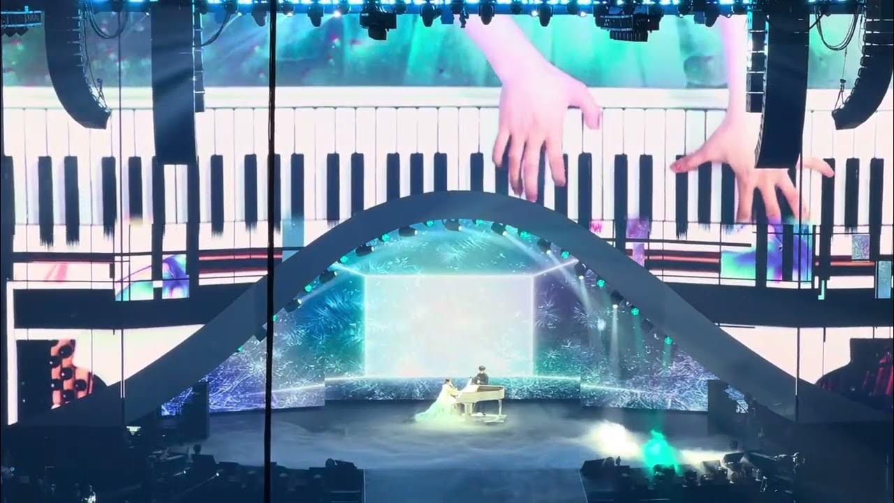 TWICE - Dahyun Solo | “Ready To Be” 5th World Tour (Toronto) 230702 | FanCam - YouTube