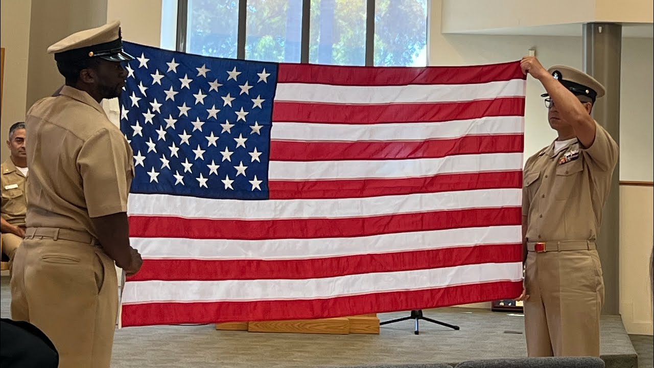 13 Folds of the Flag & Old Glory - Navy Retirement - YouTube