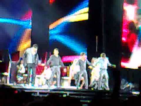 It Only Takes A Minute - Take That (Beautiful World Tour 2007 ...