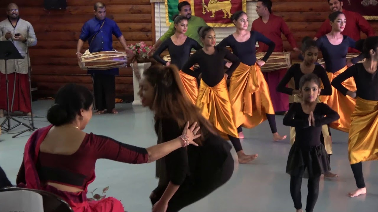 Guru Deguru Upahara Dance - YouTube