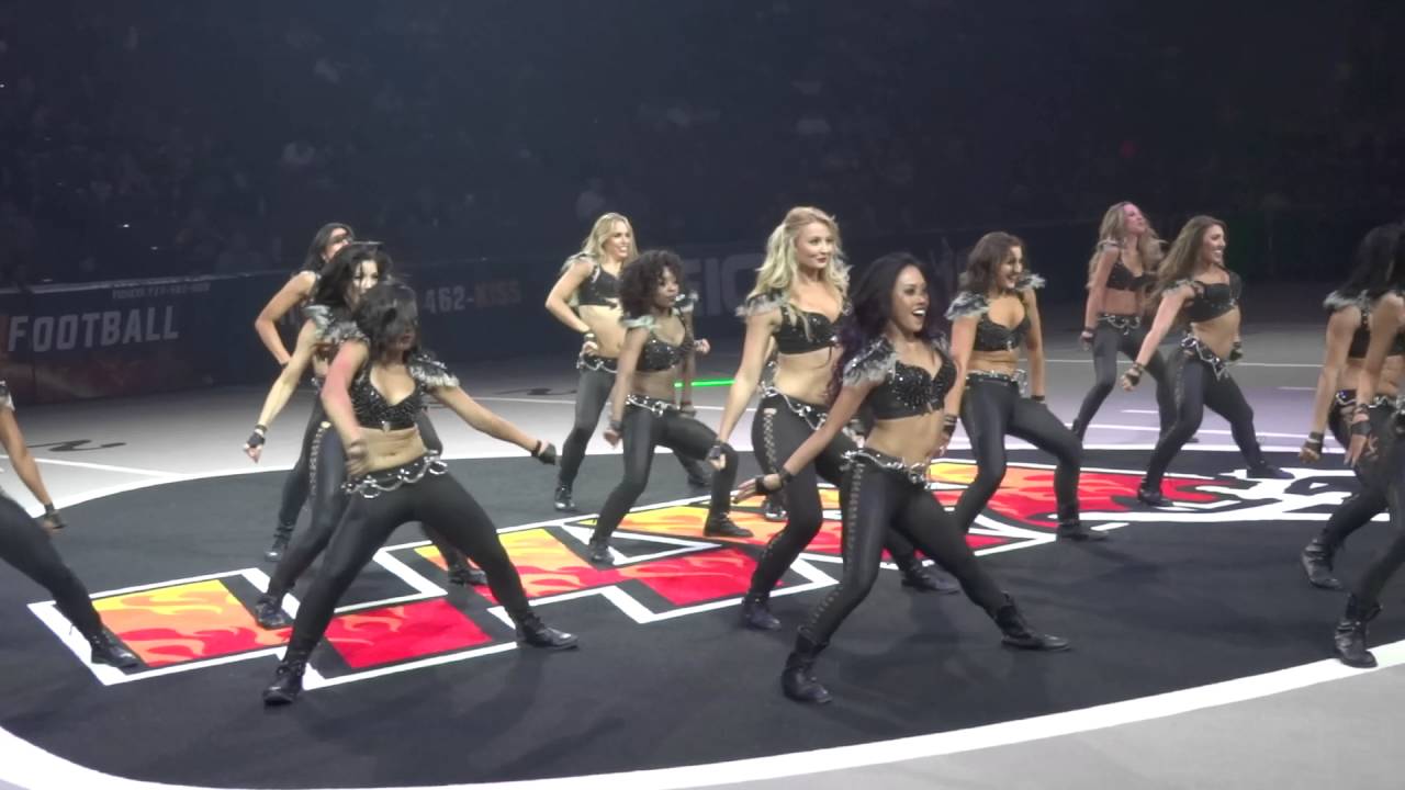 LA KISS CHEERLEADERS - YouTube