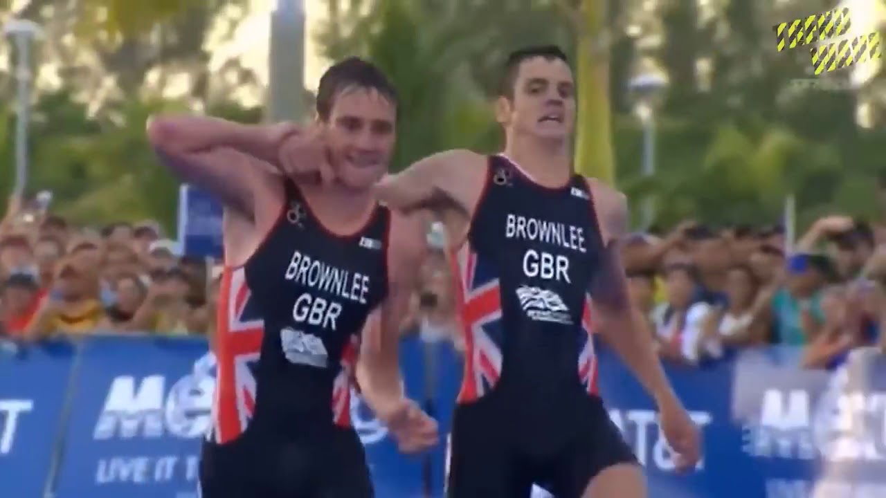 20 BEAUTIFUL MOMENTS OF RESPECT IN SPORTS - YouTube