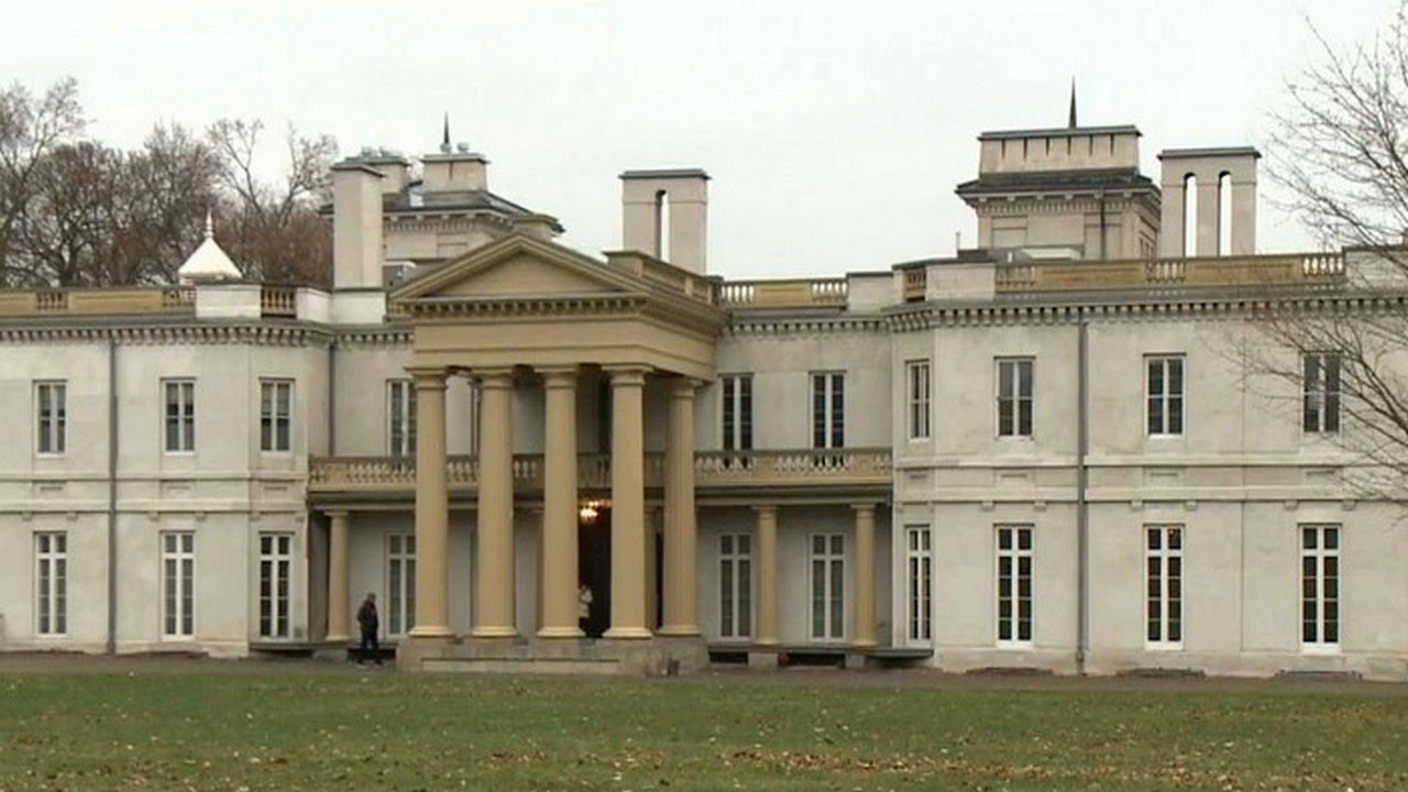 Victorian Christmas celebrations begin at Dundurn Castle - YouTube